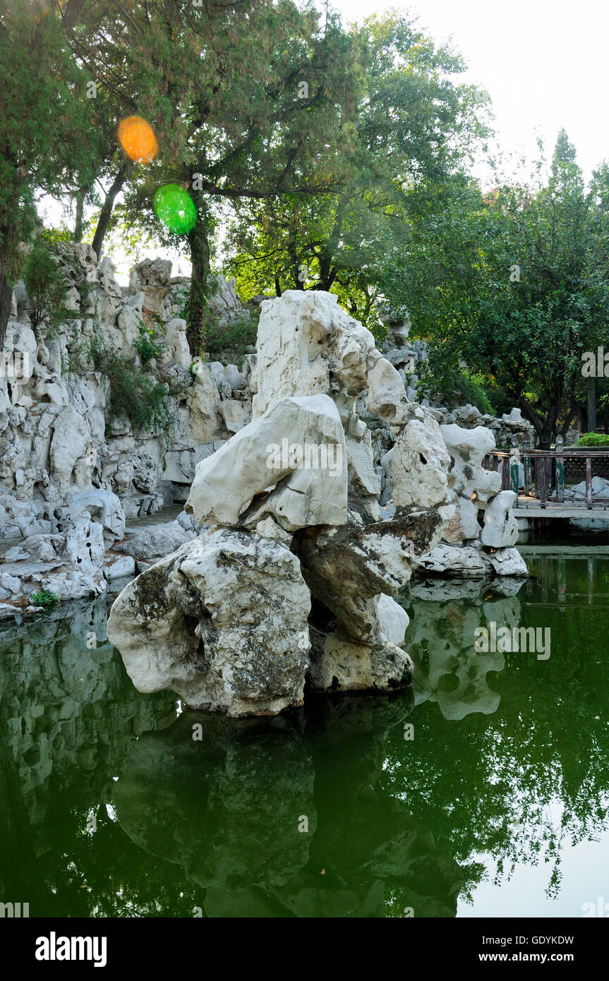 Classical chinese rock garden hi-res stock photography and images - Alamy