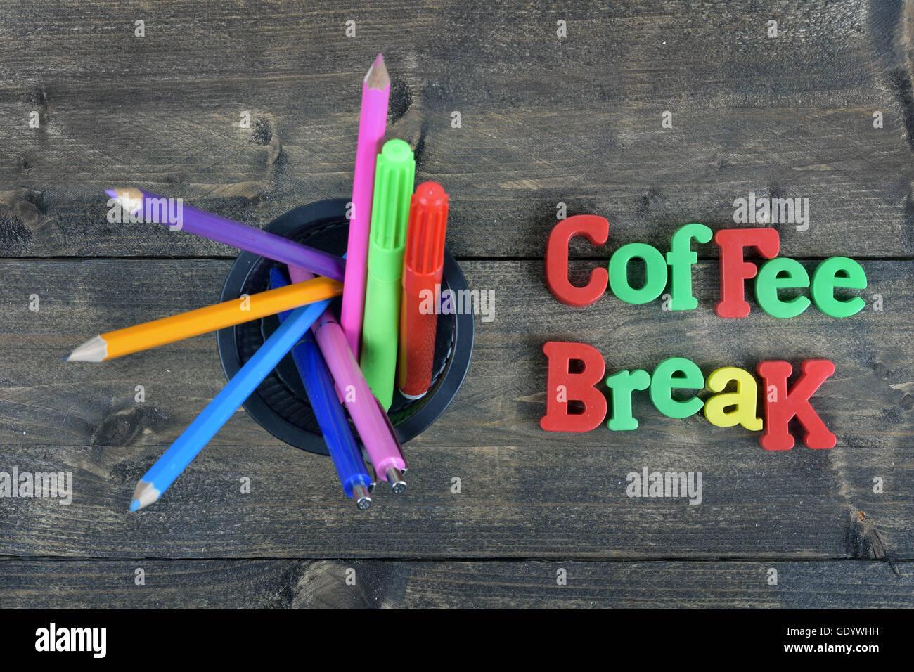 Coffee break word on wooden table Stock Photo - Alamy