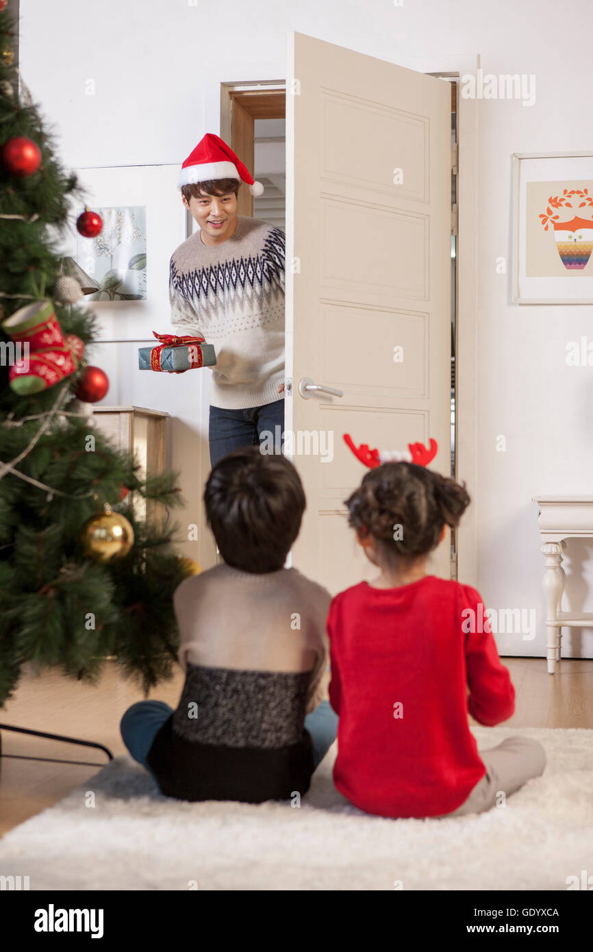 Father christmas on the door hi-res stock photography and images - Alamy
