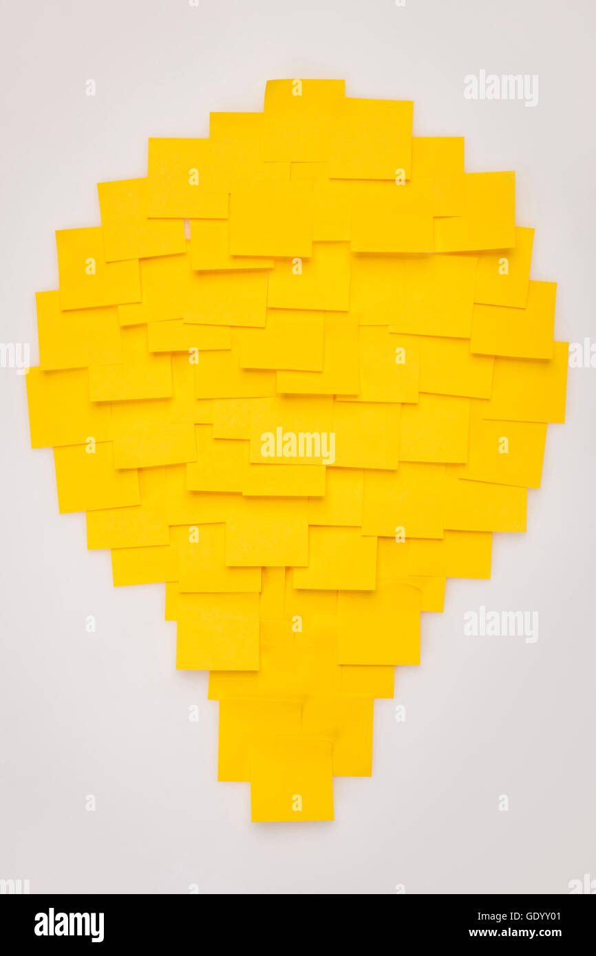 Lightbulb made of yellow post-it Stock Photo - Alamy