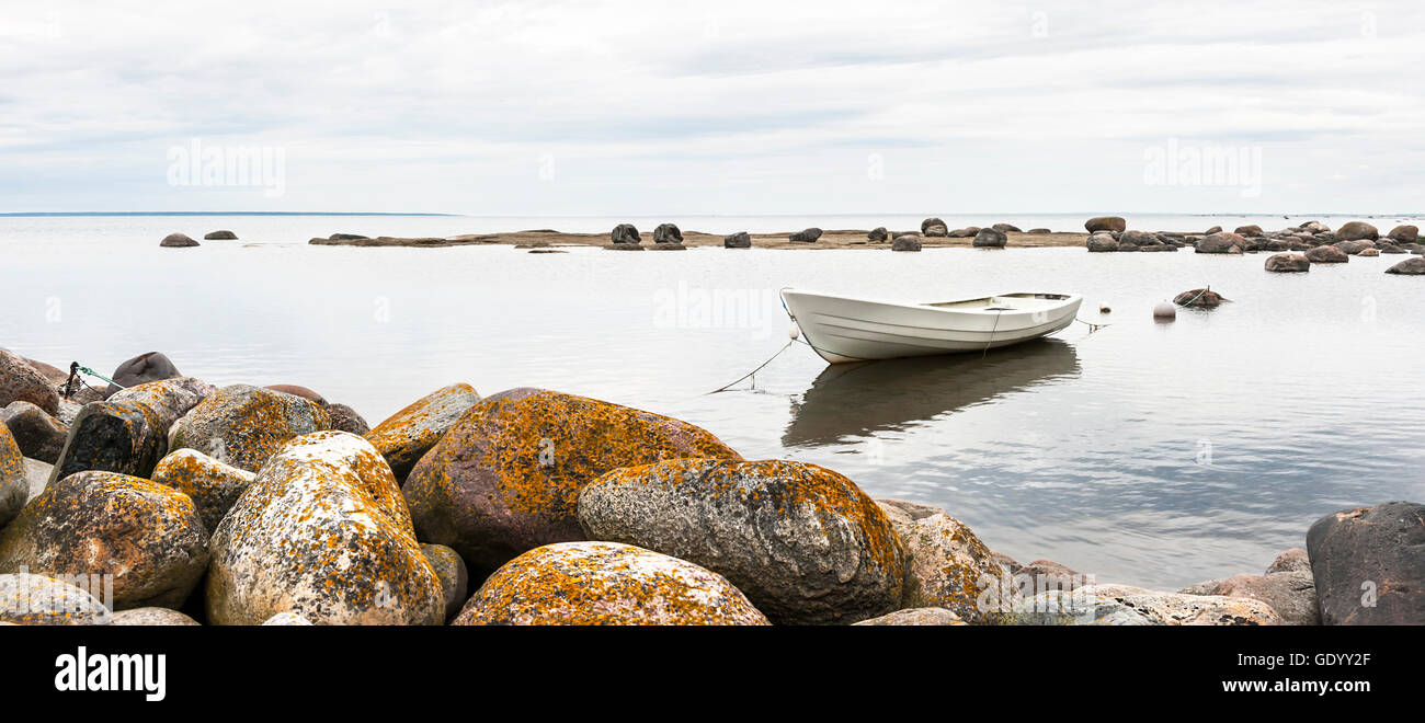 Large Round Rocks High Resolution Stock Photography and Images - Alamy