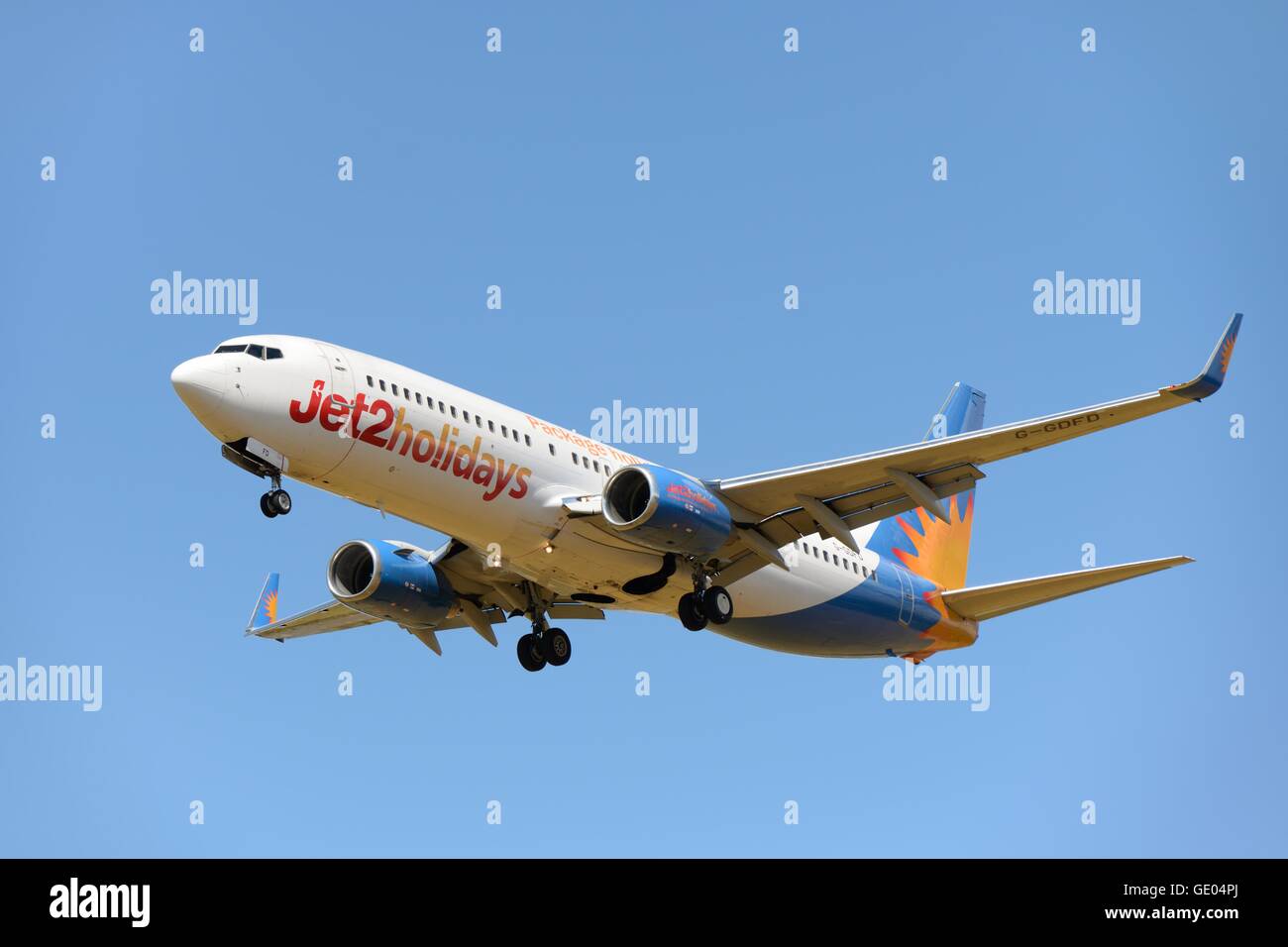 A Jet 2 Holidays aircraft on final approach to airport in Glasgow ...