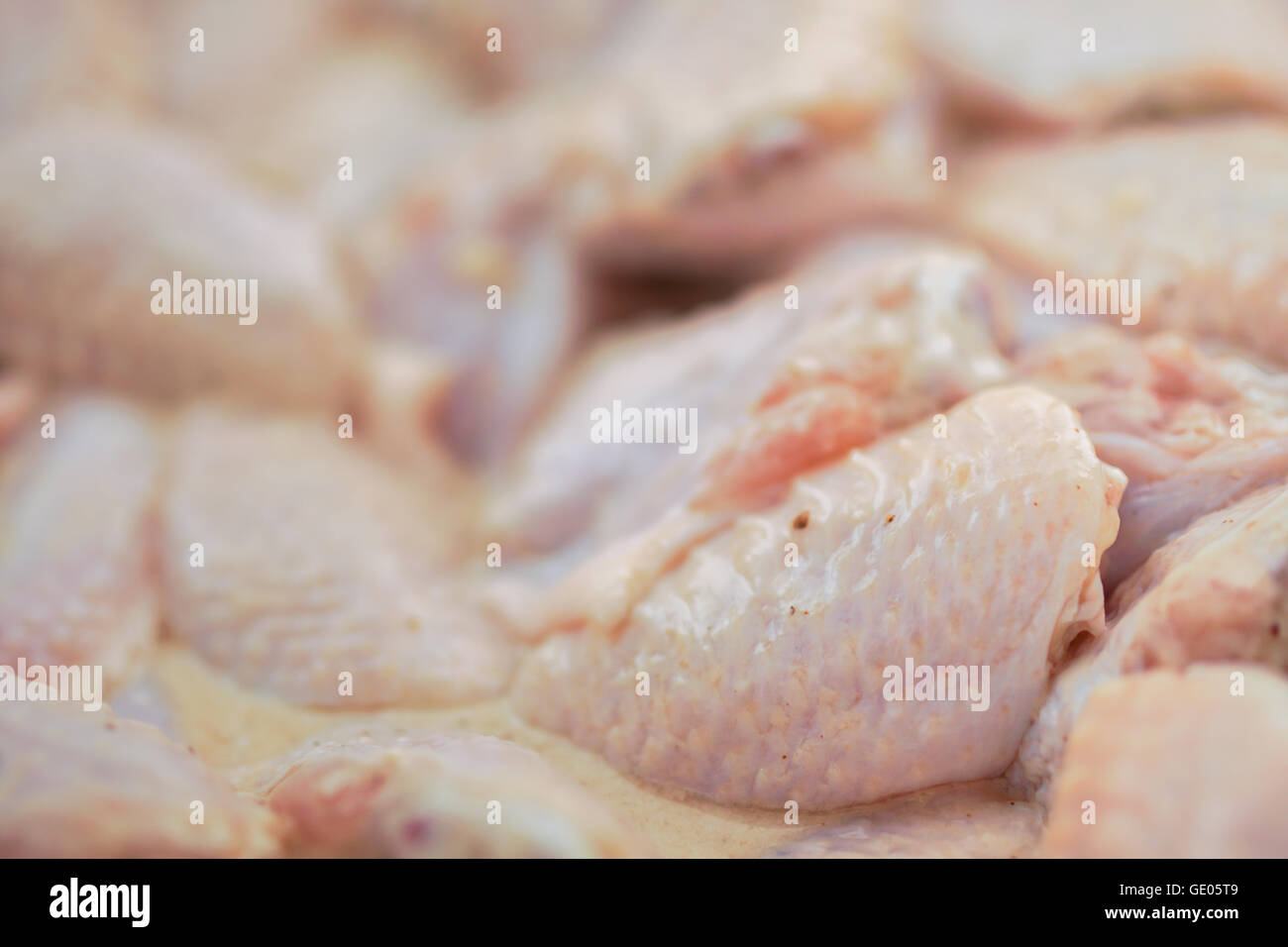raw chicken wings Stock Photo - Alamy