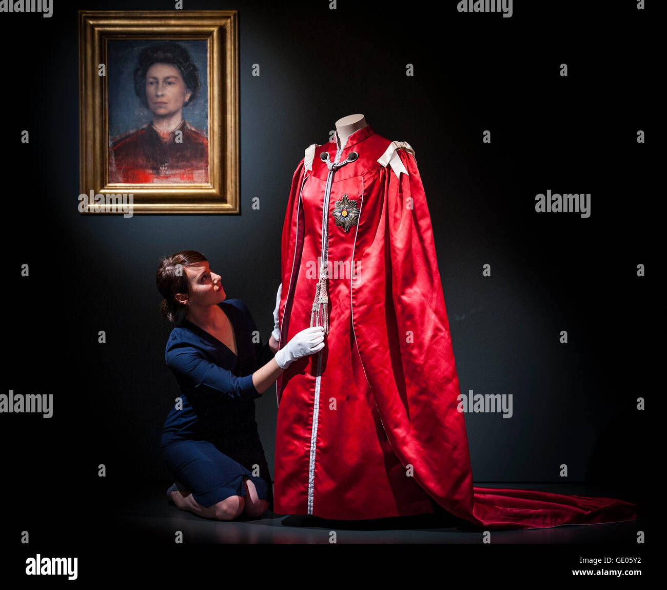 Mantle order british empire worn hi-res stock photography and images ...