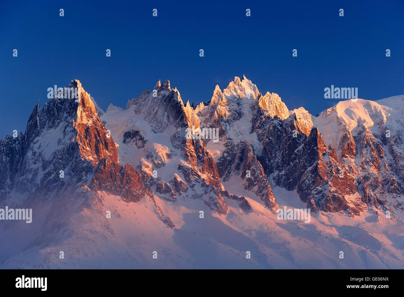 Aiguilles de chamonix hi-res stock photography and images - Alamy