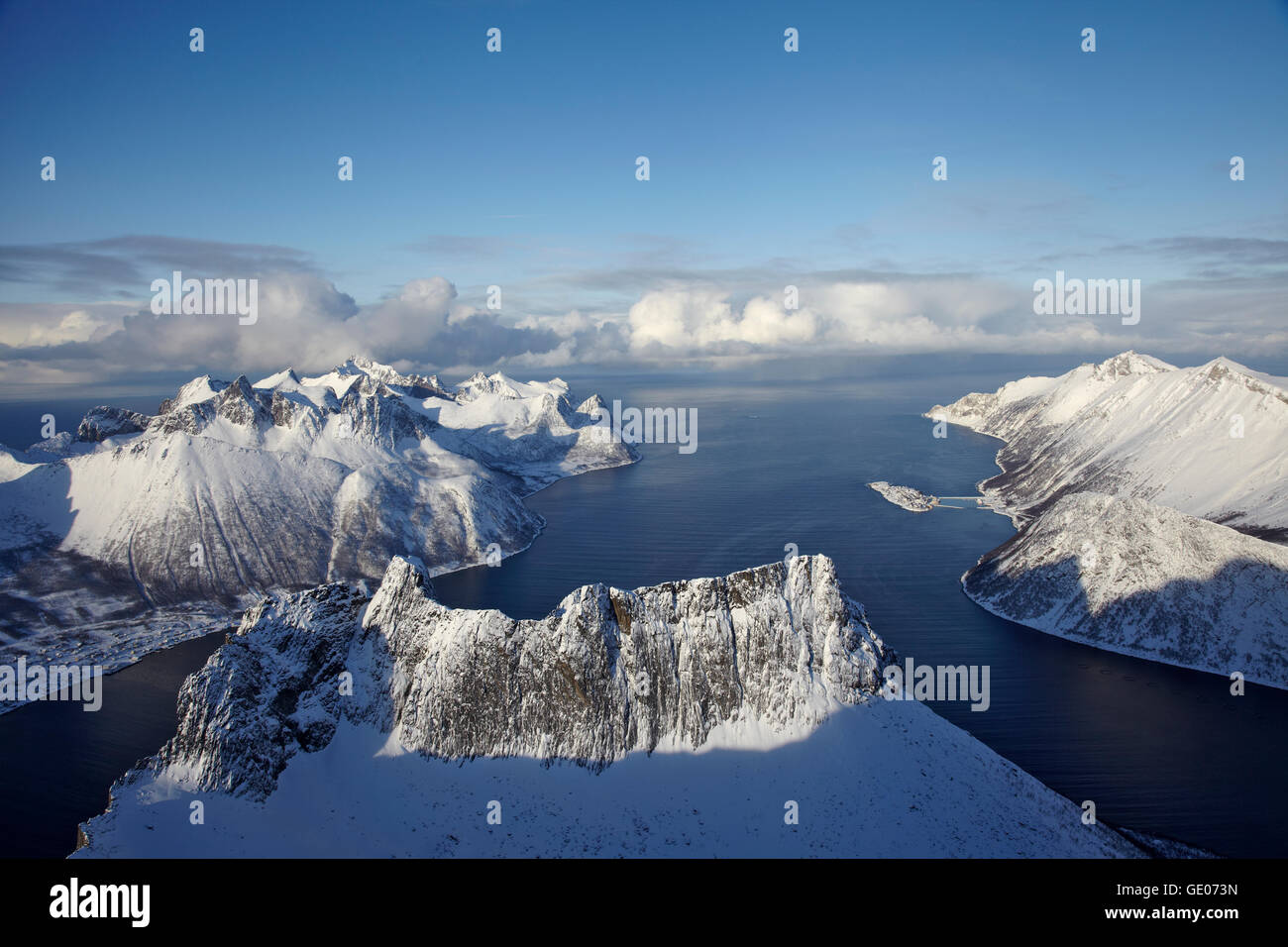 geography / travel, Norway, Fishing village of Husoy island in winter ...