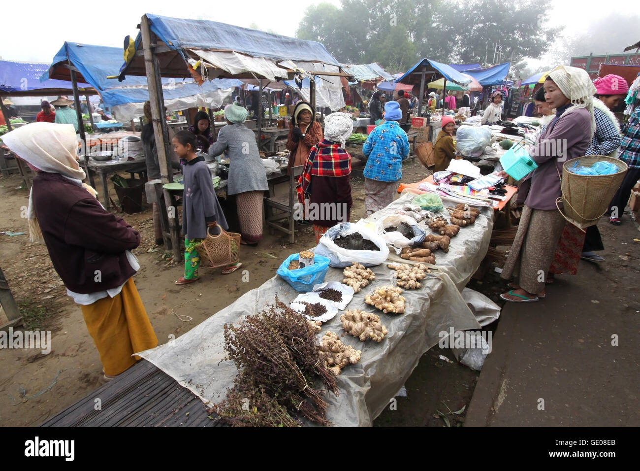 Myanmar poverty hi-res stock photography and images - Alamy