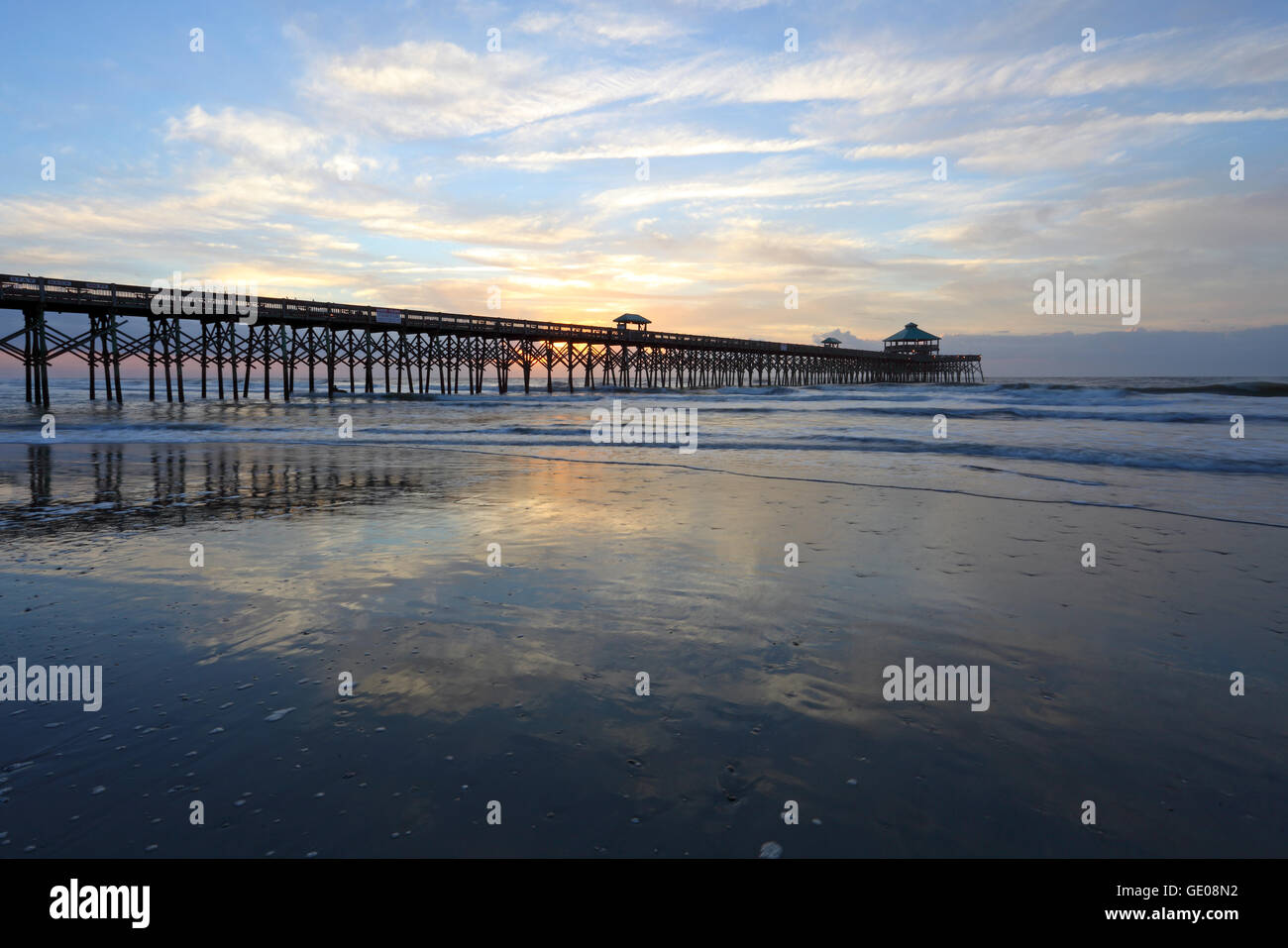 Charleston south carolina bridge beach hi-res stock photography and ...