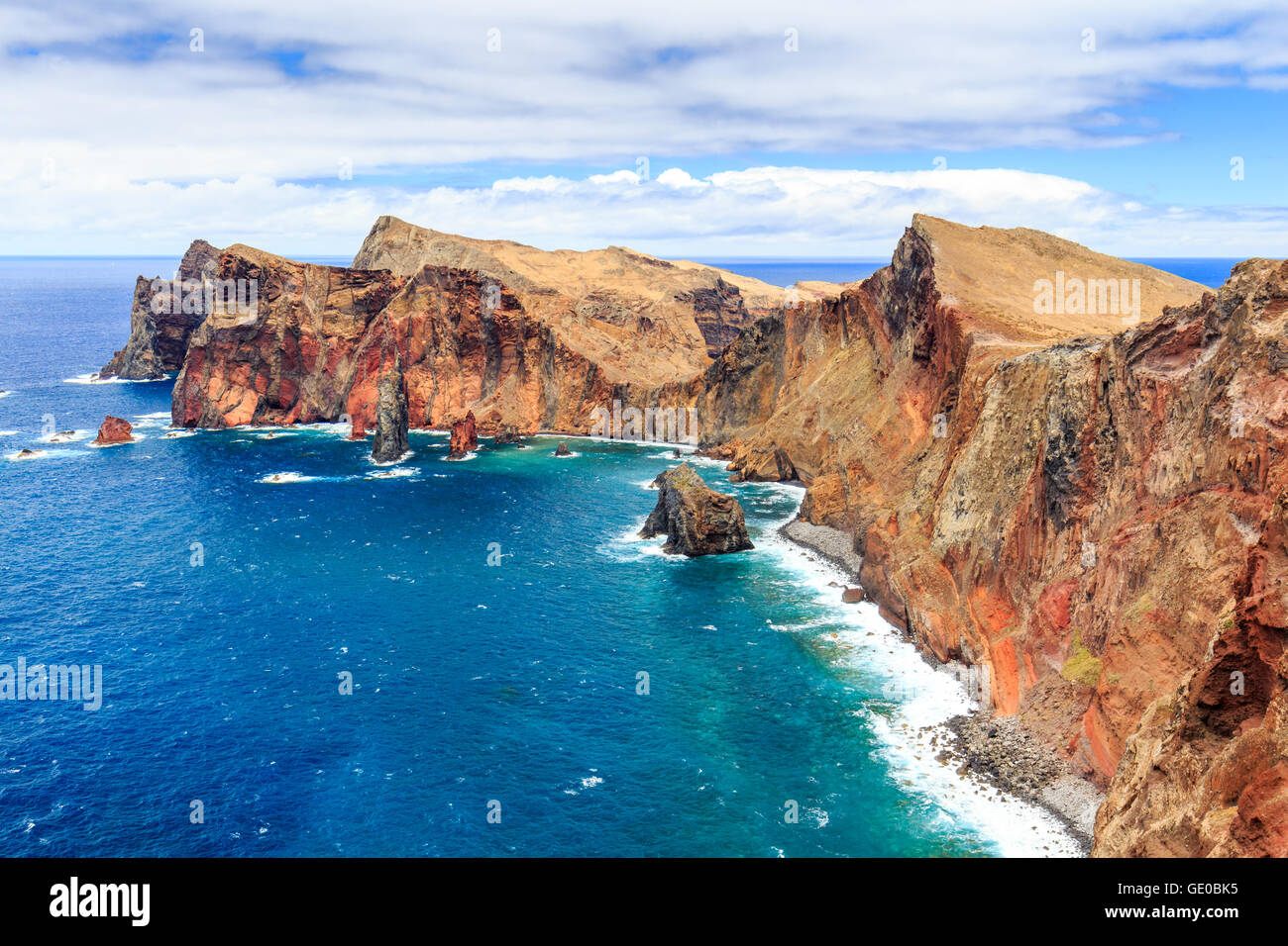 Incredible view of the cliffs at Ponta de Sao Lourenco, Madeira ...