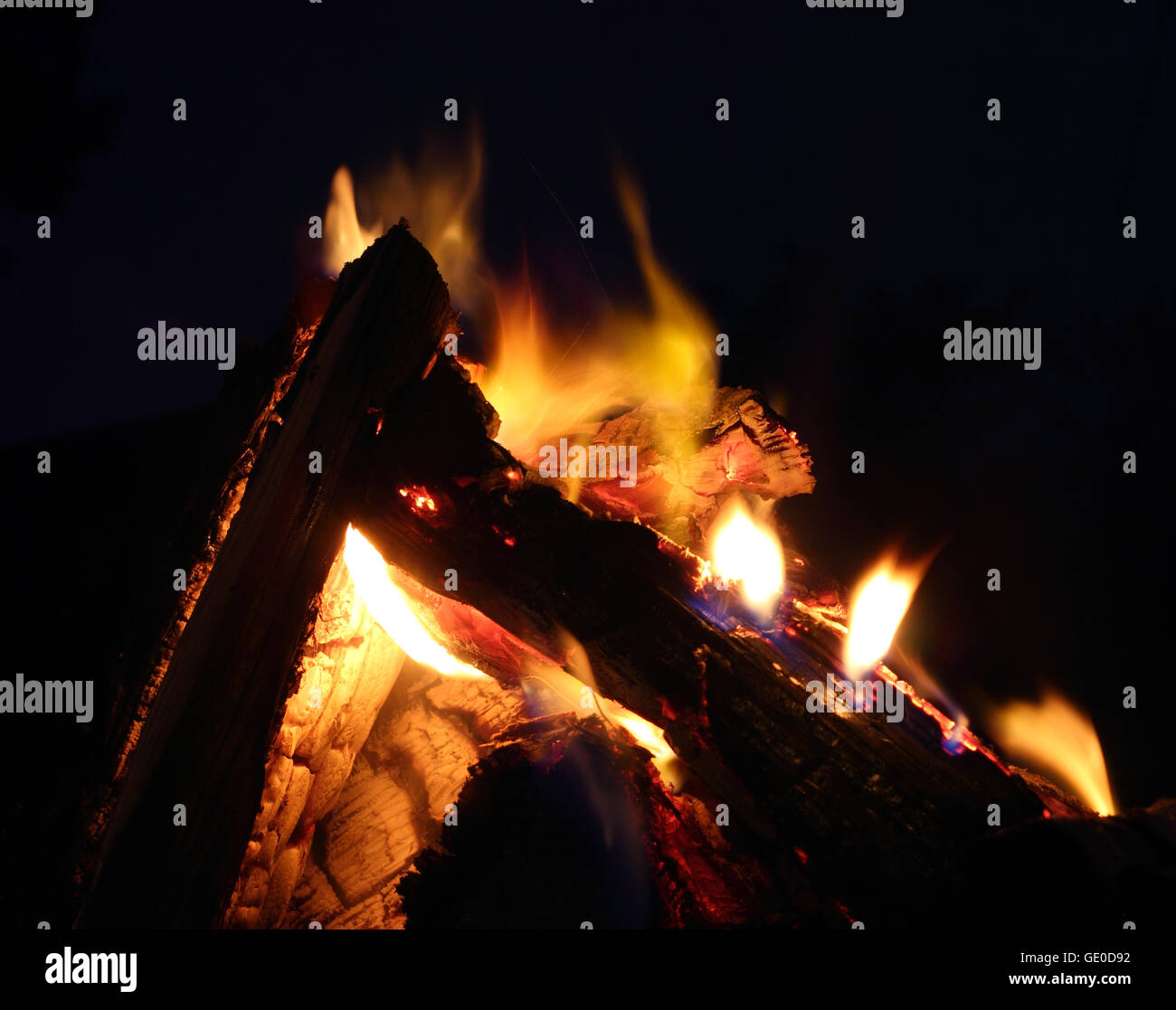 Hot campfire hi-res stock photography and images - Alamy