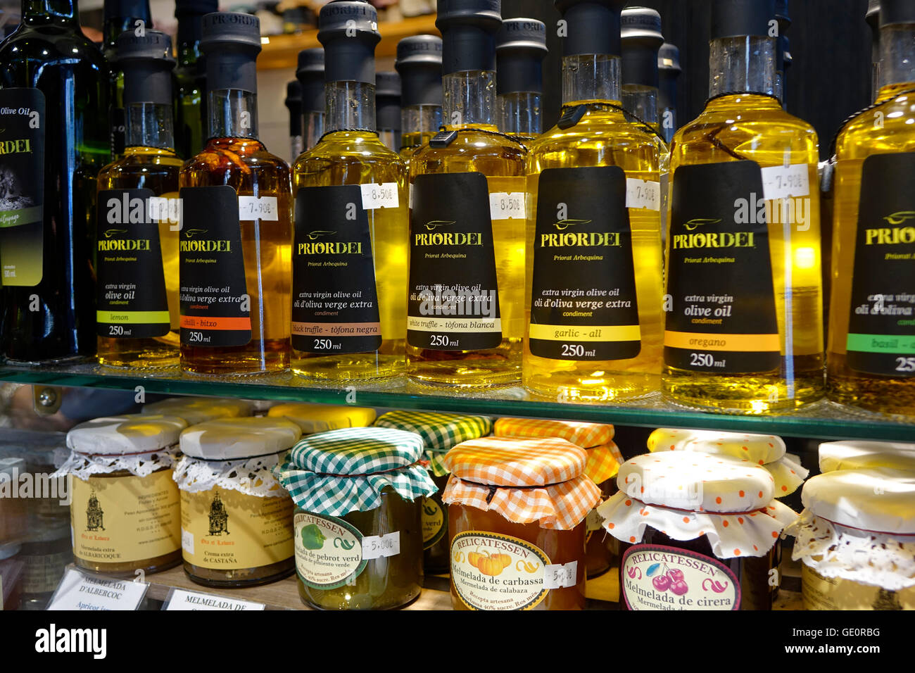 Olive oil and preserves Stock Photo - Alamy