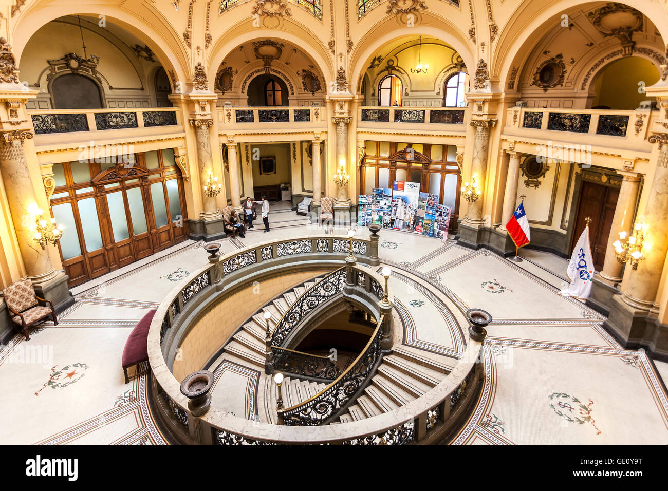 Metropolitan office tower hi-res stock photography and images - Alamy