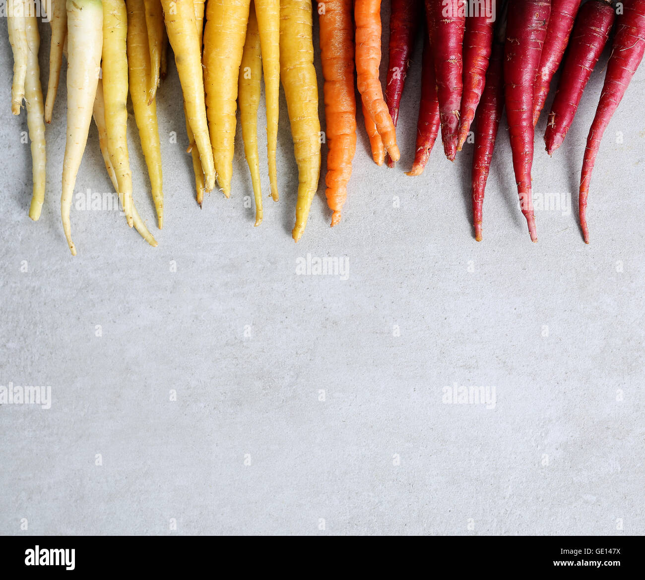 Line of carrots hi-res stock photography and images - Alamy
