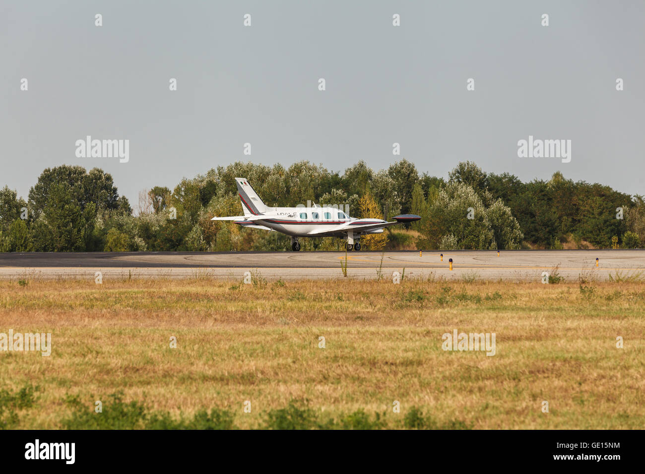 Airplane takeoff italy hi-res stock photography and images - Alamy