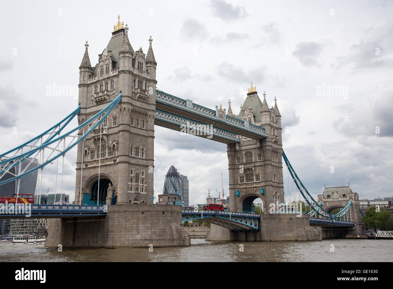 Bridge taken from thames hi-res stock photography and images - Alamy