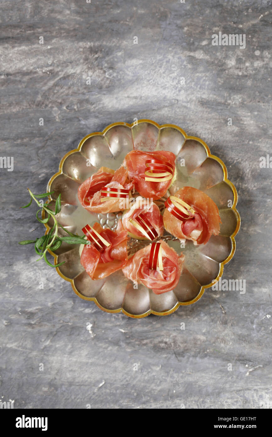 Parma ham and melon salad hi-res stock photography and images - Alamy