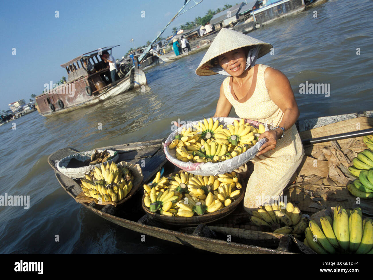 People at the Flooting Market on the Mekong River near the city of Can ...