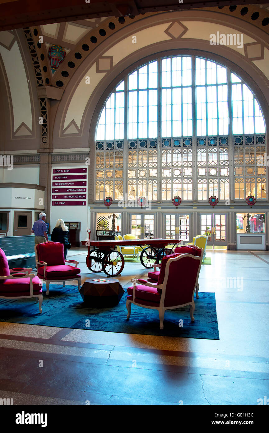 Waiting room at the Train Station at the Chattanooga Choo Choo Station ...