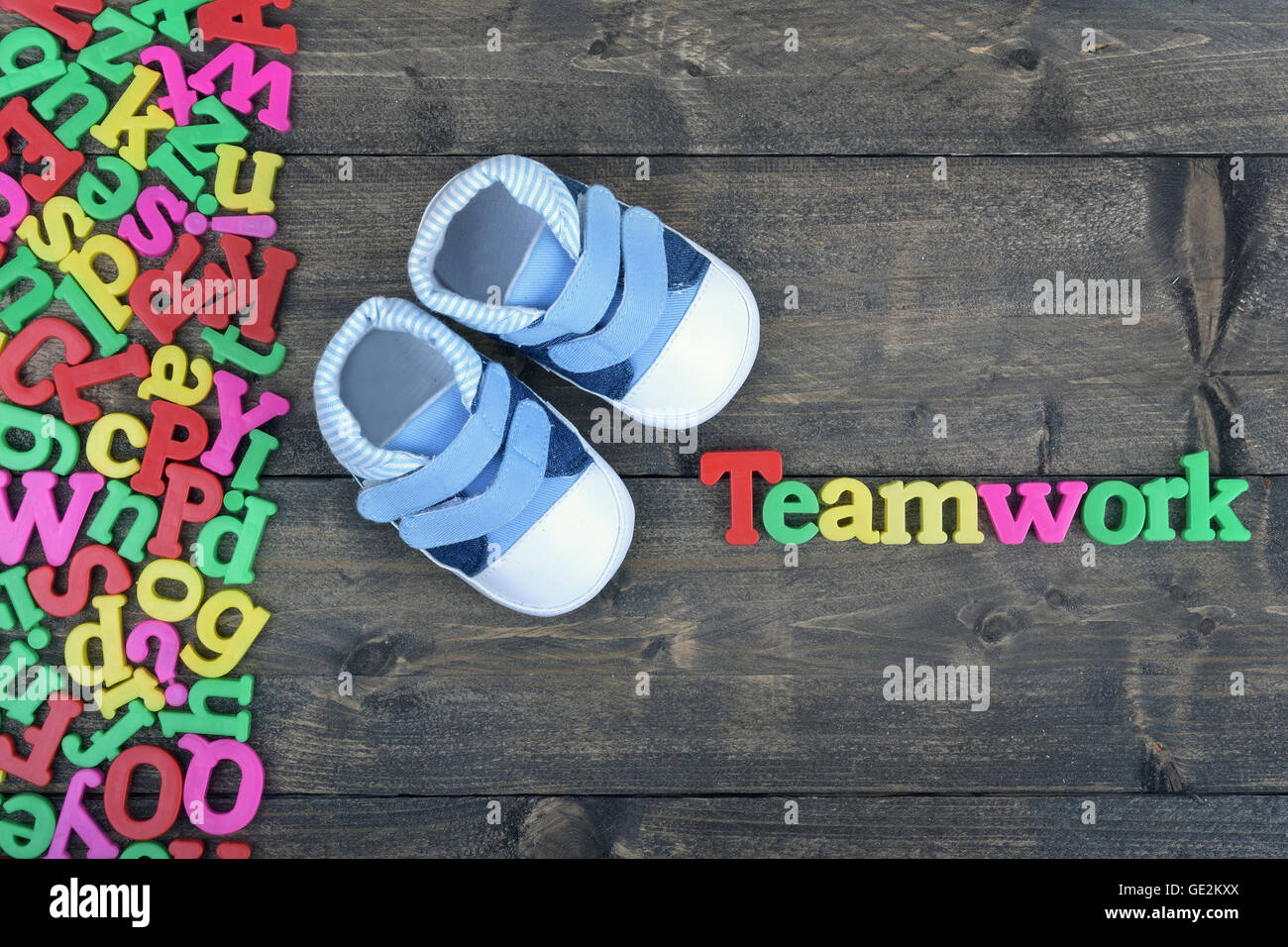 Team word on wooden table Stock Photo - Alamy