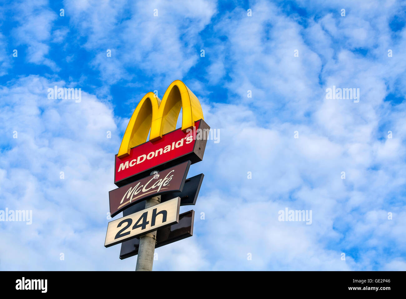 Mcdrive Sign With Mcdonalds Logo Stock Photos & Mcdrive Sign With ...