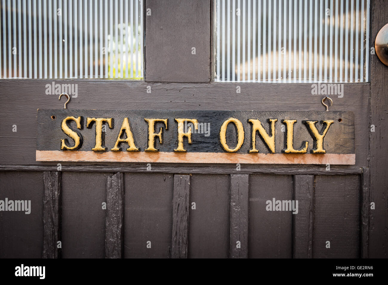 Authorised personnel only sign hi-res stock photography and images - Alamy