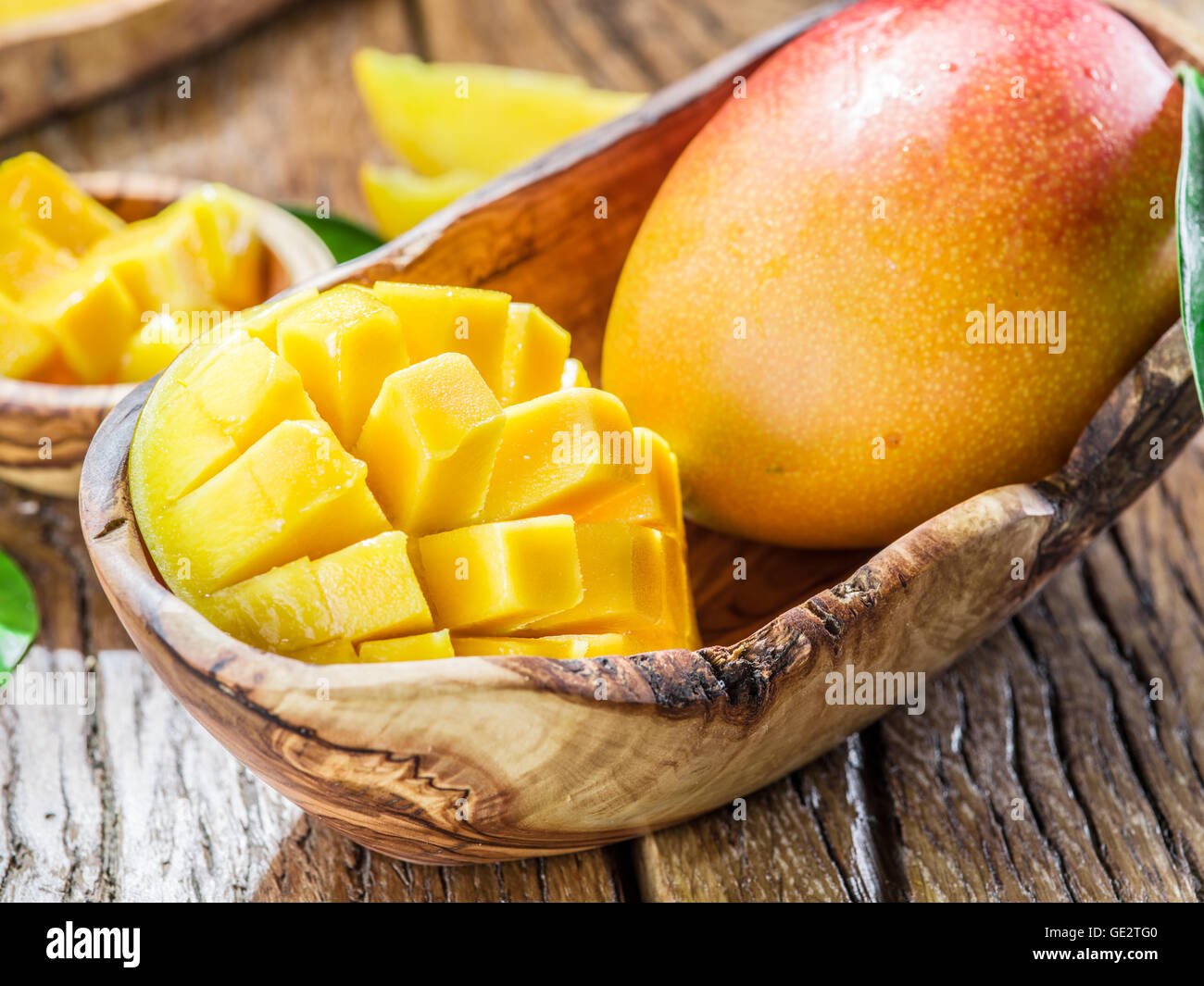 Mango slices bowl table hi-res stock photography and images - Alamy