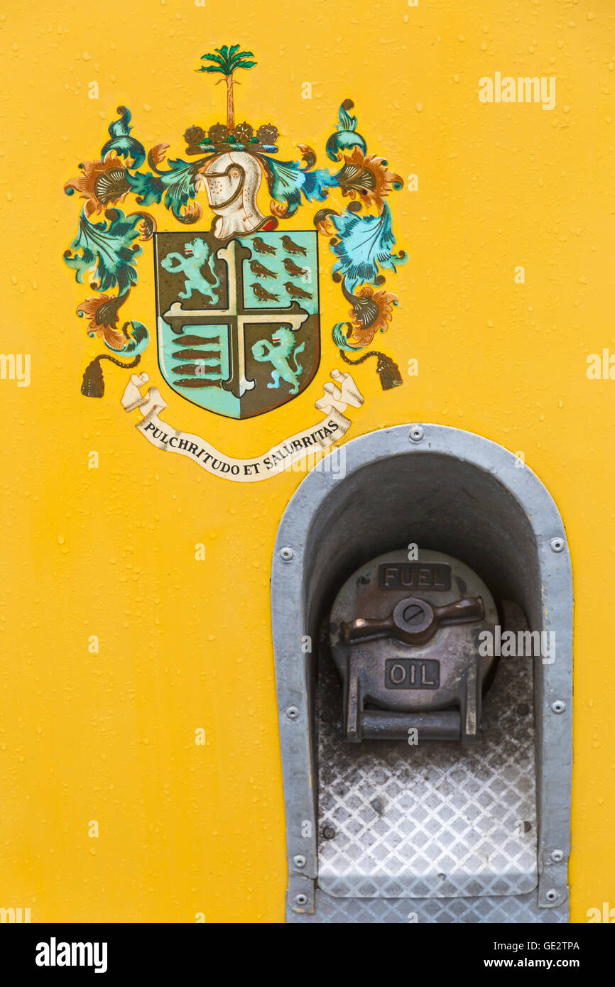 Old yellow bus hi-res stock photography and images - Alamy