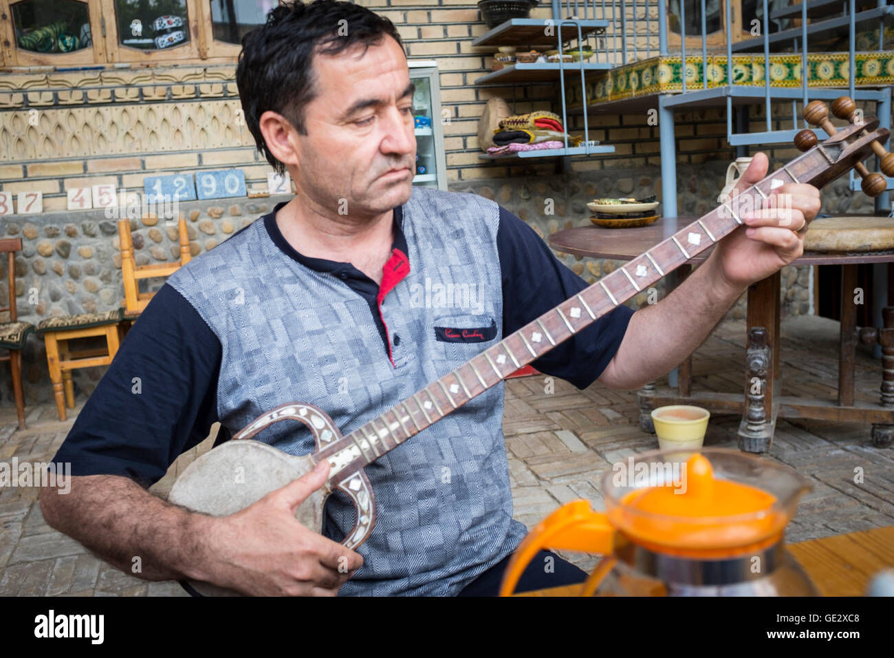 Rubab hi-res stock photography and images - Alamy