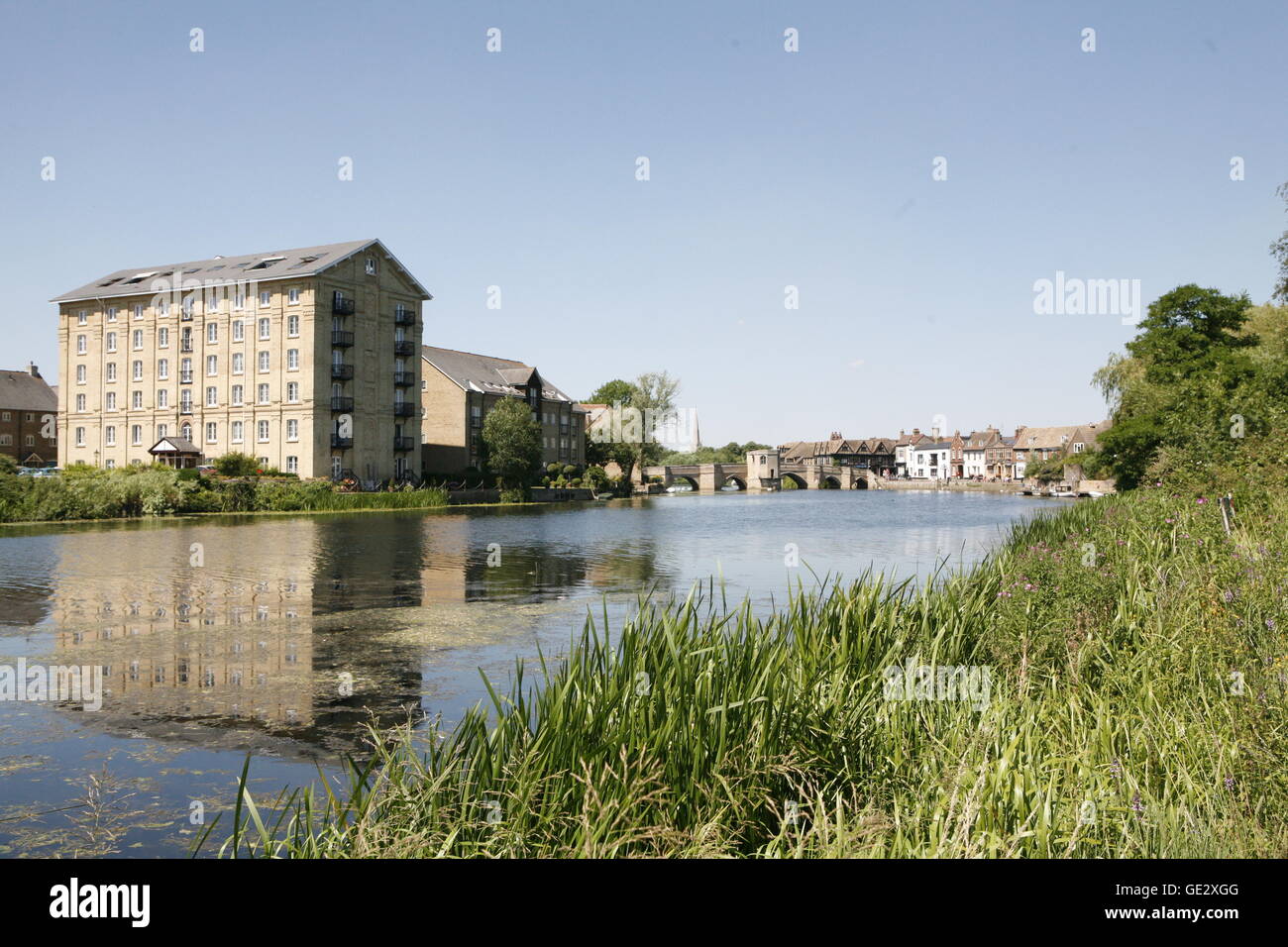 The old mill bridge hi-res stock photography and images - Alamy