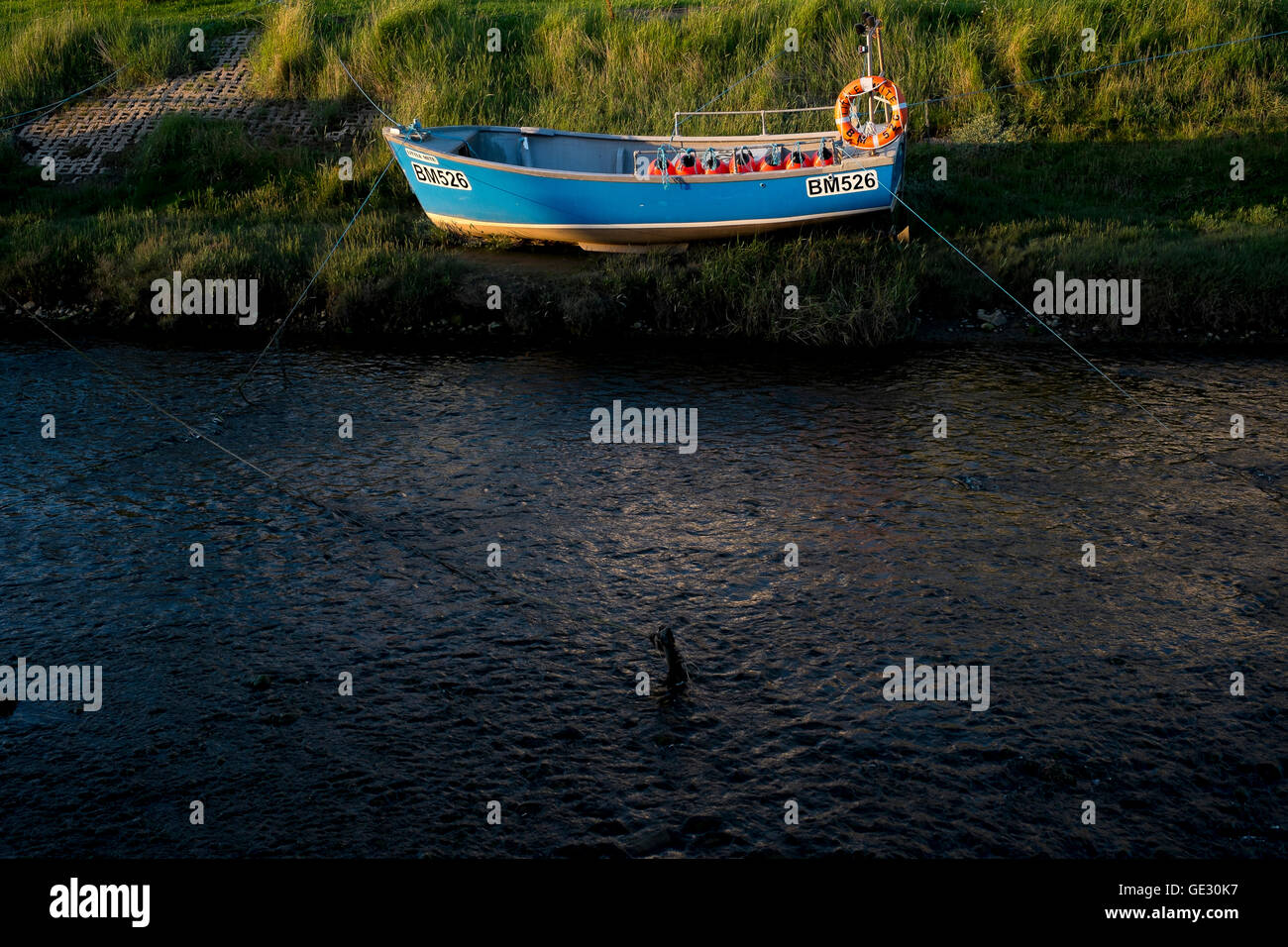 Moor a boat hi-res stock photography and images - Alamy