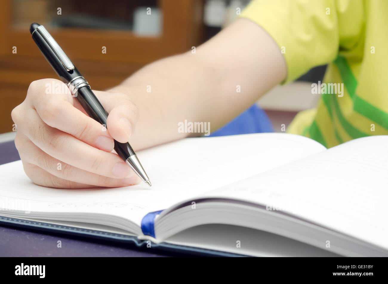 Hand holds document hi-res stock photography and images - Alamy