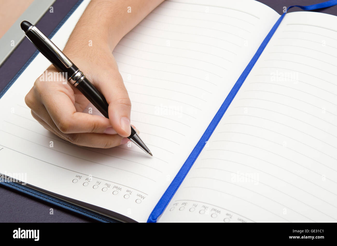 Hand holds document hi-res stock photography and images - Alamy