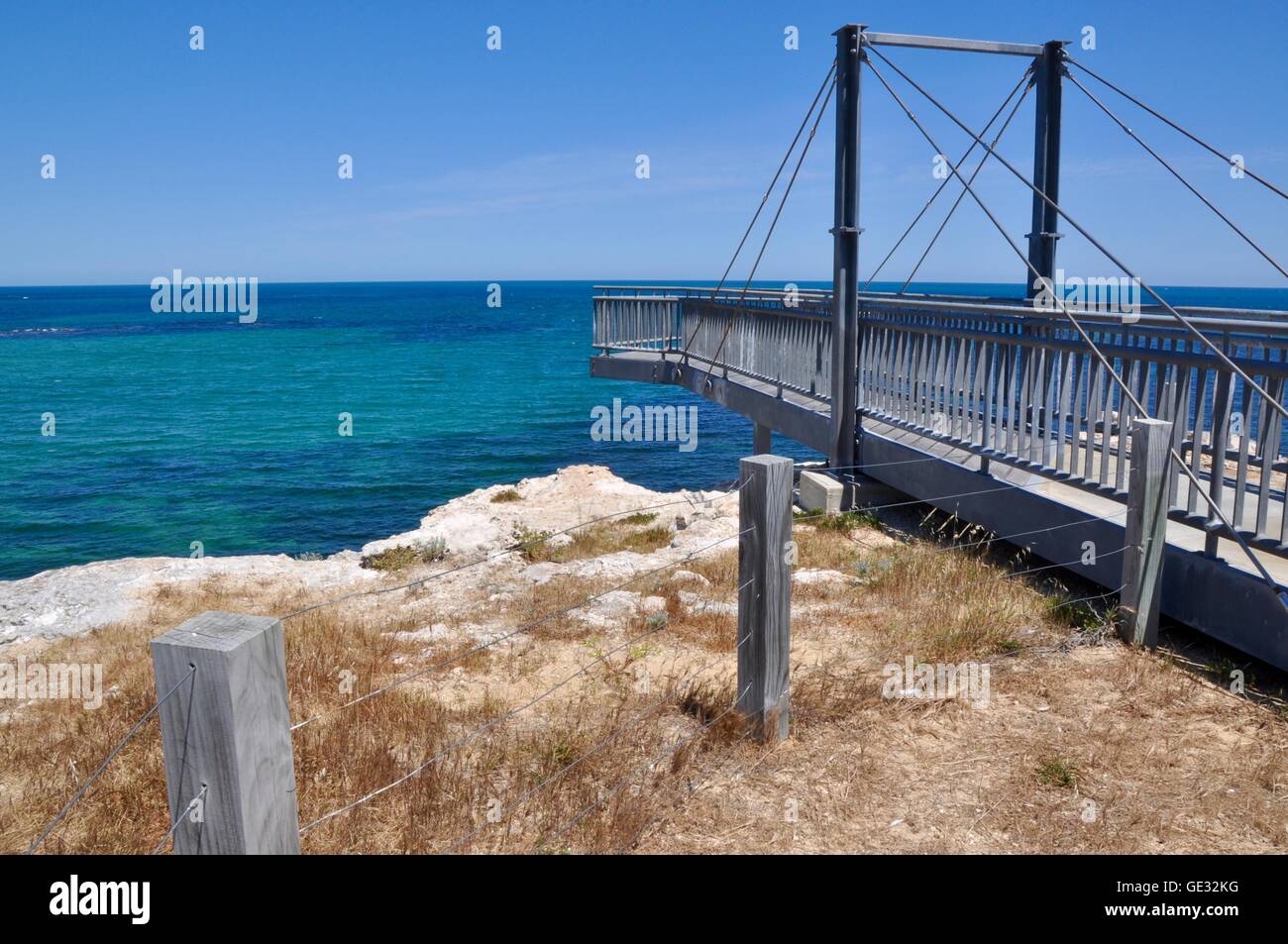 Overhanging lookout at Point Peron with the turquoise Indian Ocean ...