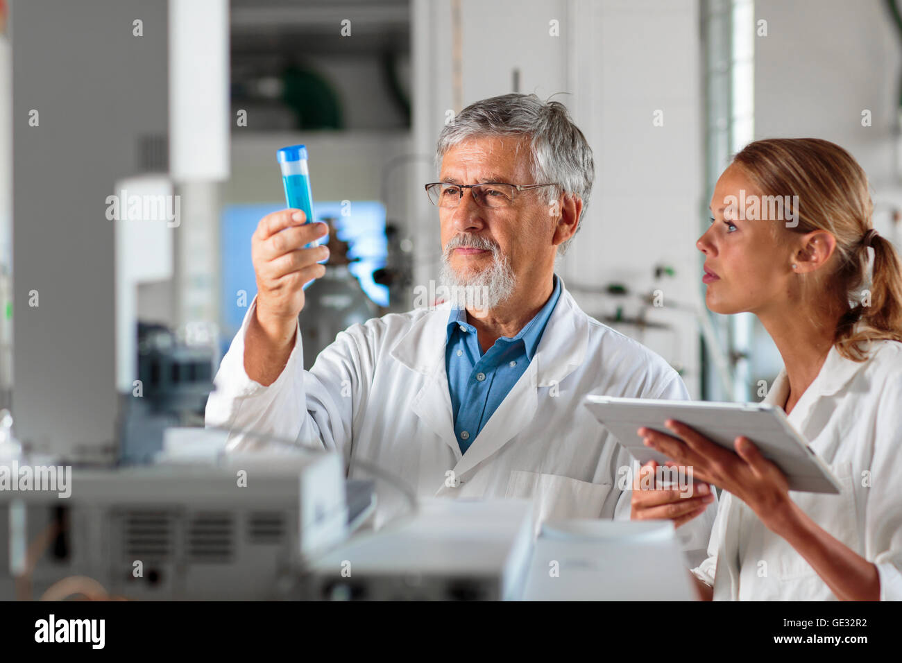 Electronics professor hi-res stock photography and images - Alamy