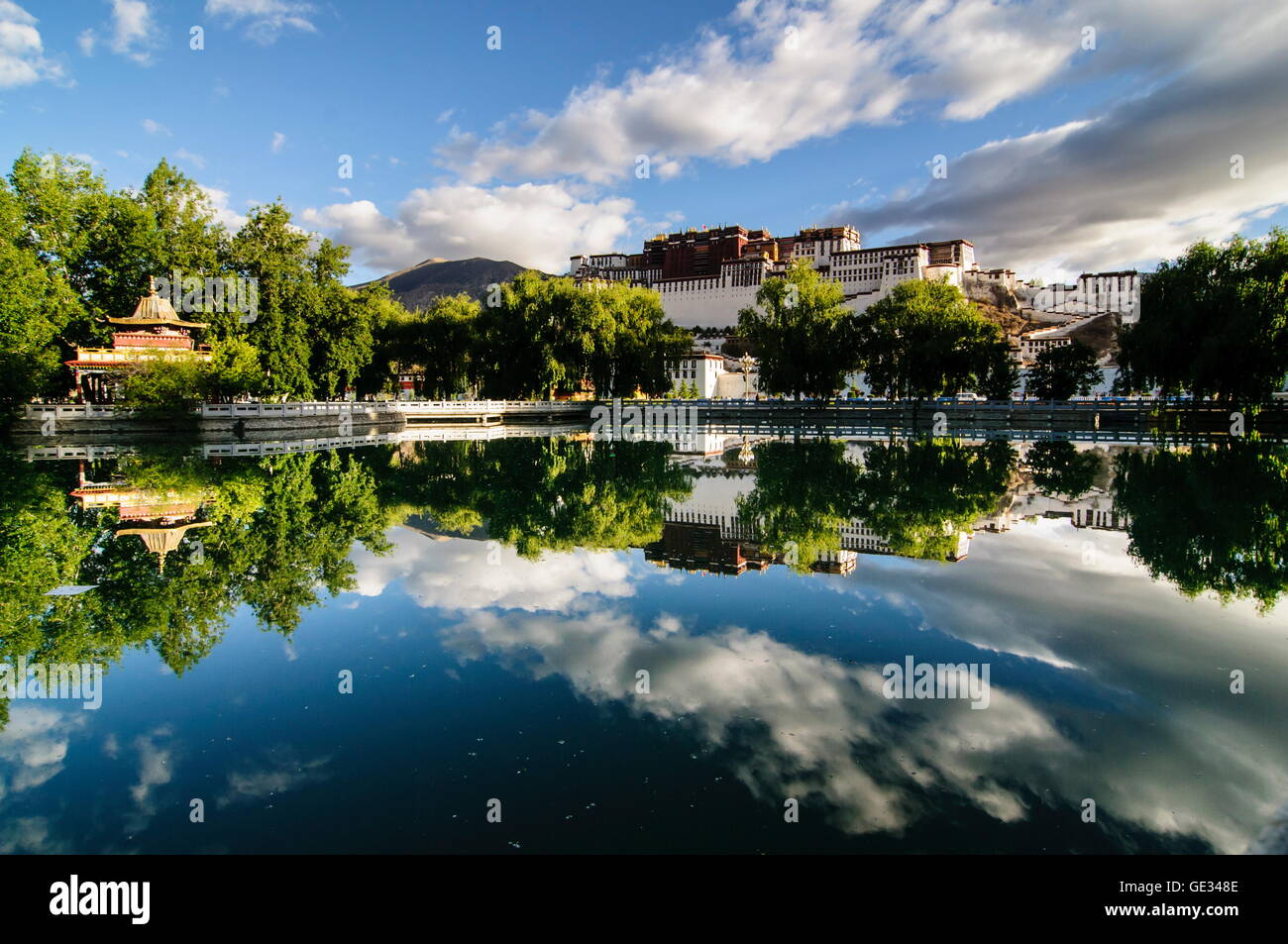 geography / travel, China, Tibet, Lhasa, Potala Palace, exterior view ...