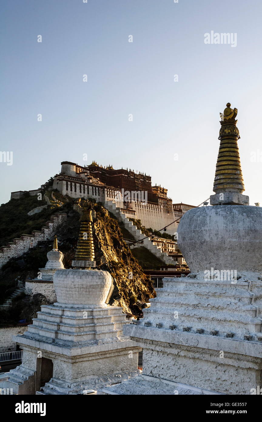 Lhasa view of central square hi-res stock photography and images - Alamy