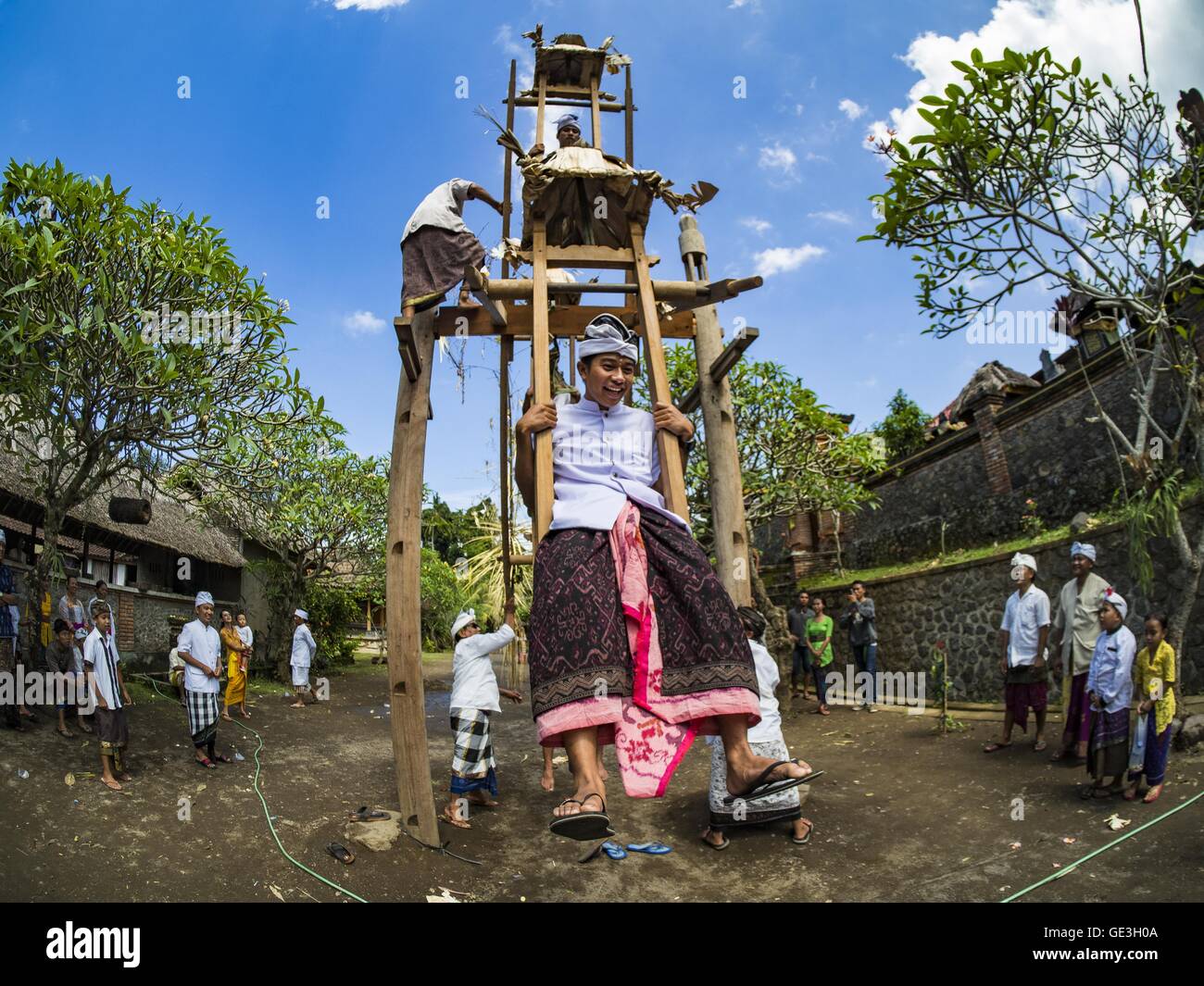 Human powered ferris wheel hi-res stock photography and images - Alamy