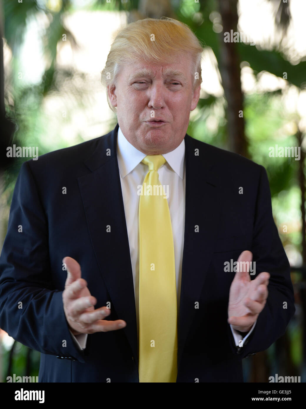 PALM BEACH FL - JANUARY 4: Donald Trump, Melania Trump and Barron Trump ...