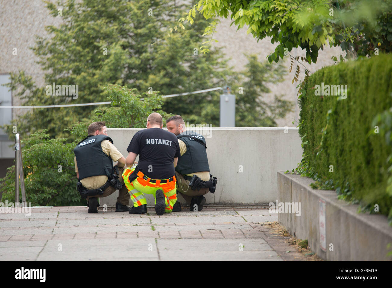 Munich, Germany. 22th Jul, 2016. Munich shooting. Police infront of the ...