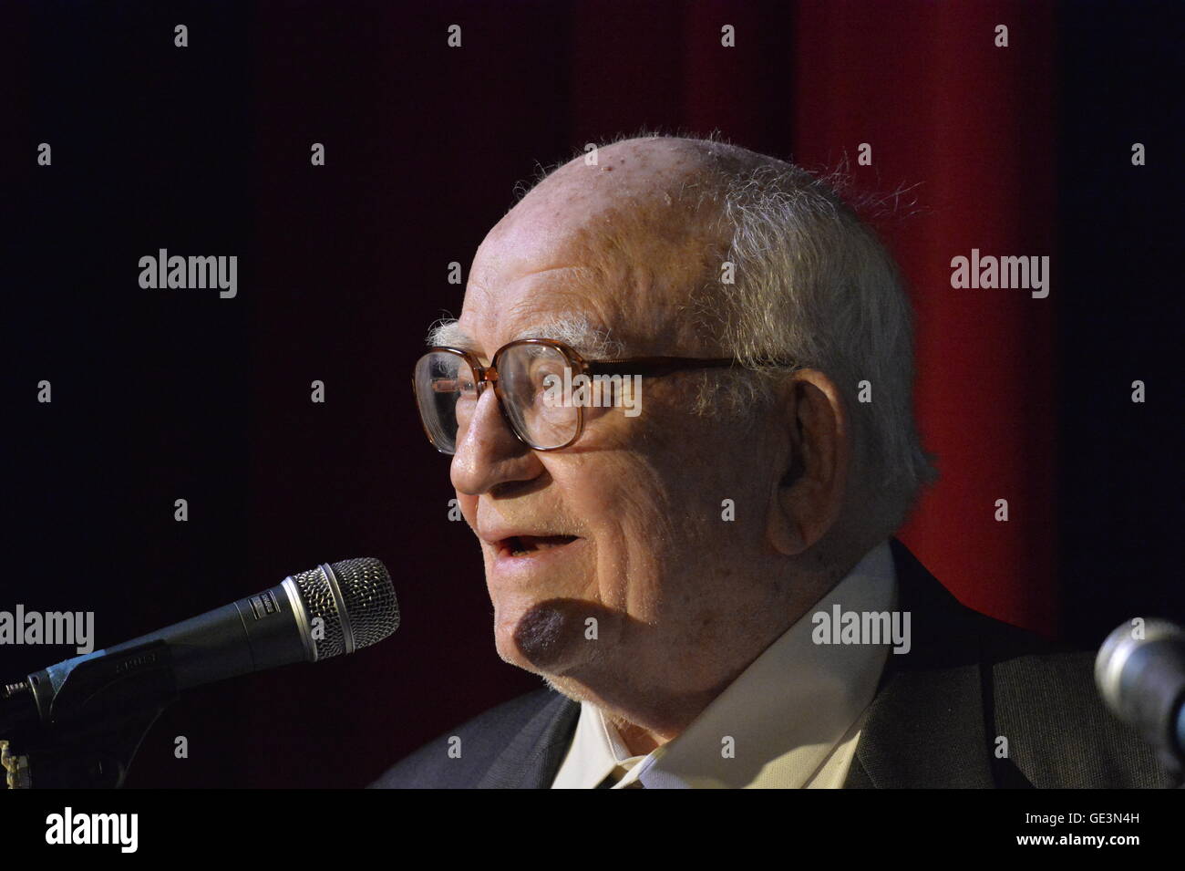 Bellmore, New York, USA. July 21, 2016. Actor ED ASNER, who portrayed ...