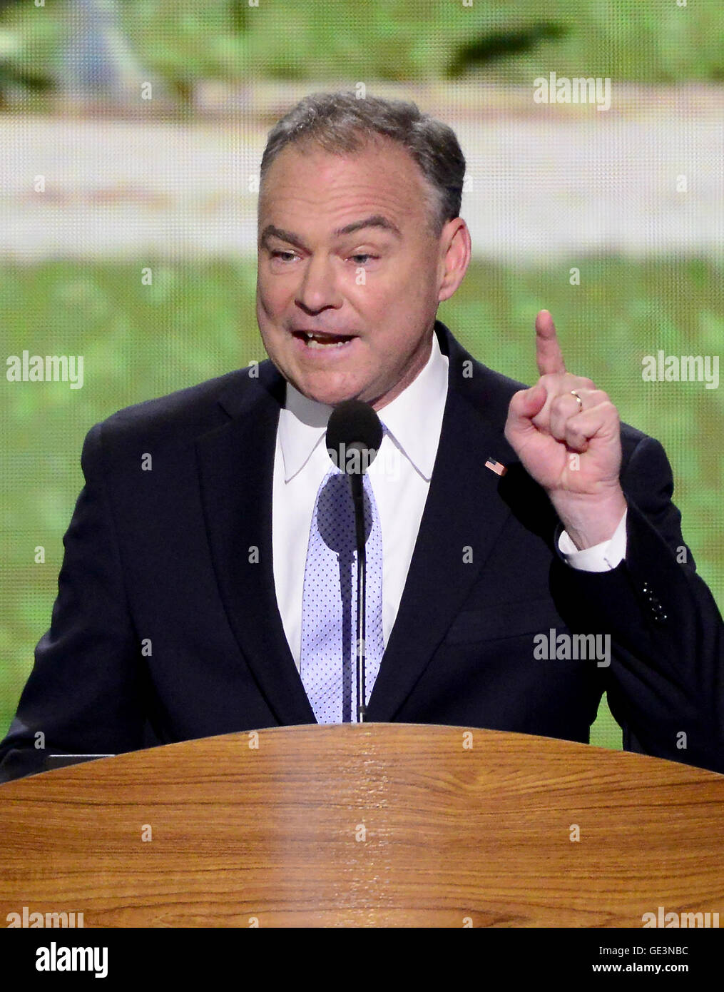 Former virginia governor tim kaine hi-res stock photography and images ...
