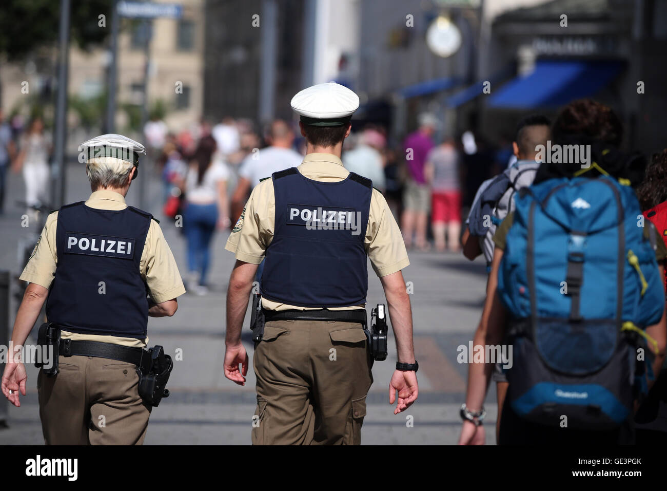 Wearing bulletproof vests hi-res stock photography and images - Alamy