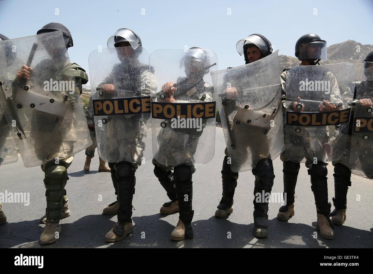 Riot police block hi-res stock photography and images - Alamy