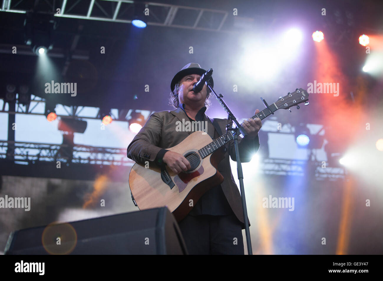 Runrig band hi-res stock photography and images - Alamy