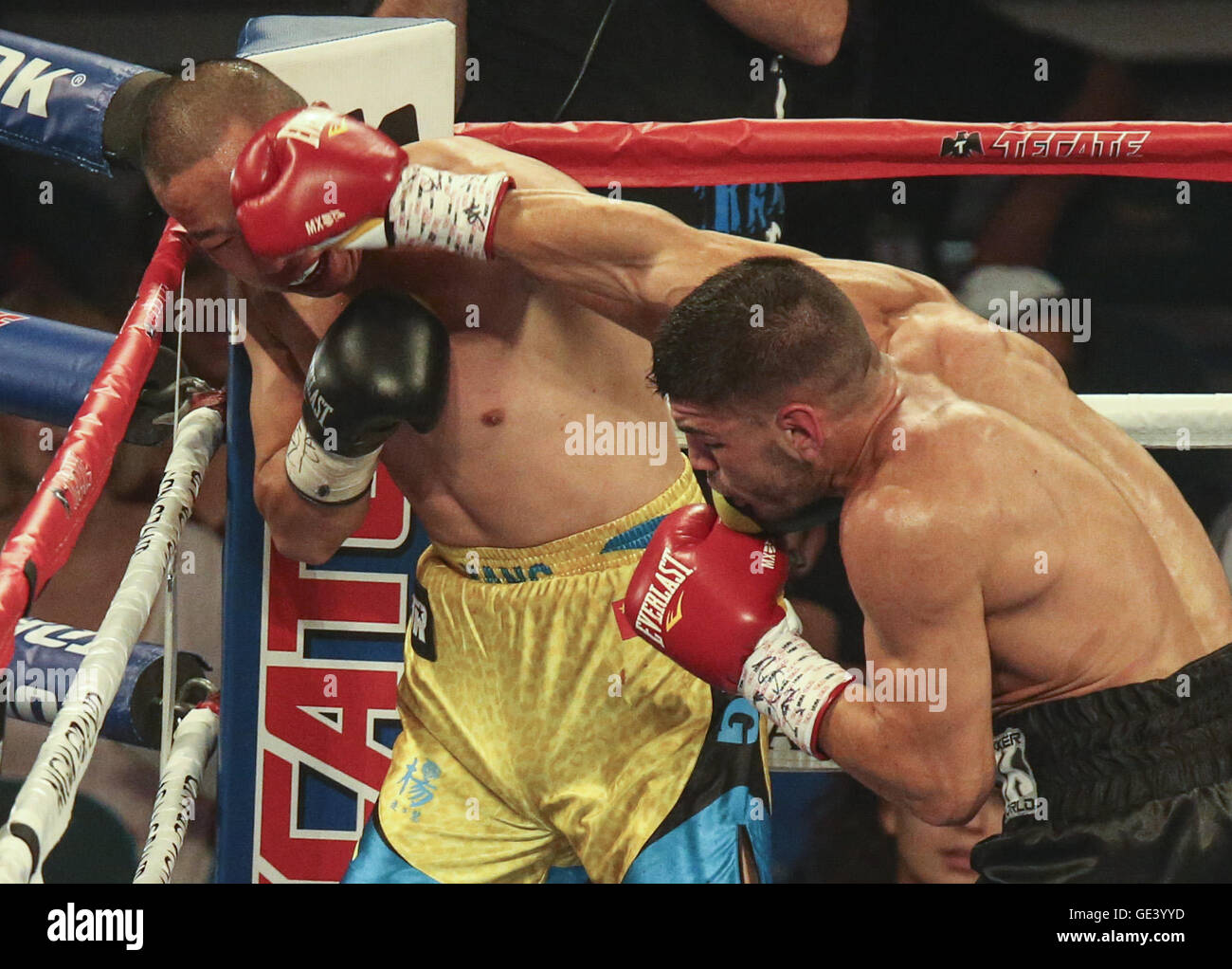 Super lightweight boxing hi-res stock photography and images - Alamy