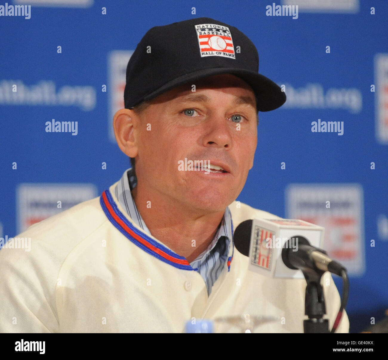 New York, NY- January 7: Craig Biggio attends a press conference at the ...