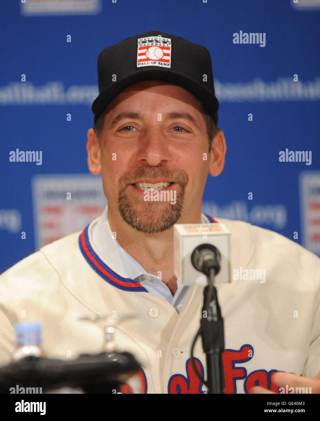New York, NY- January 7: John Smoltz attends a press conference at the ...
