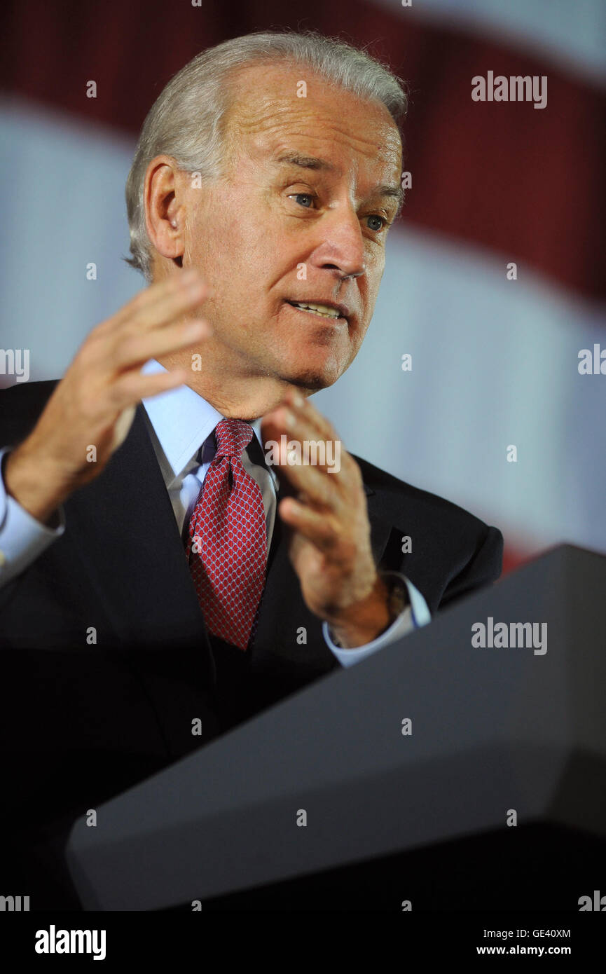 Vice President Joe Biden stumps for New Jersey Governor Jon Corzine (D ...