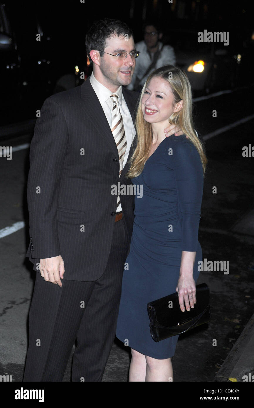Chelsea clinton fashion hi-res stock photography and images - Alamy