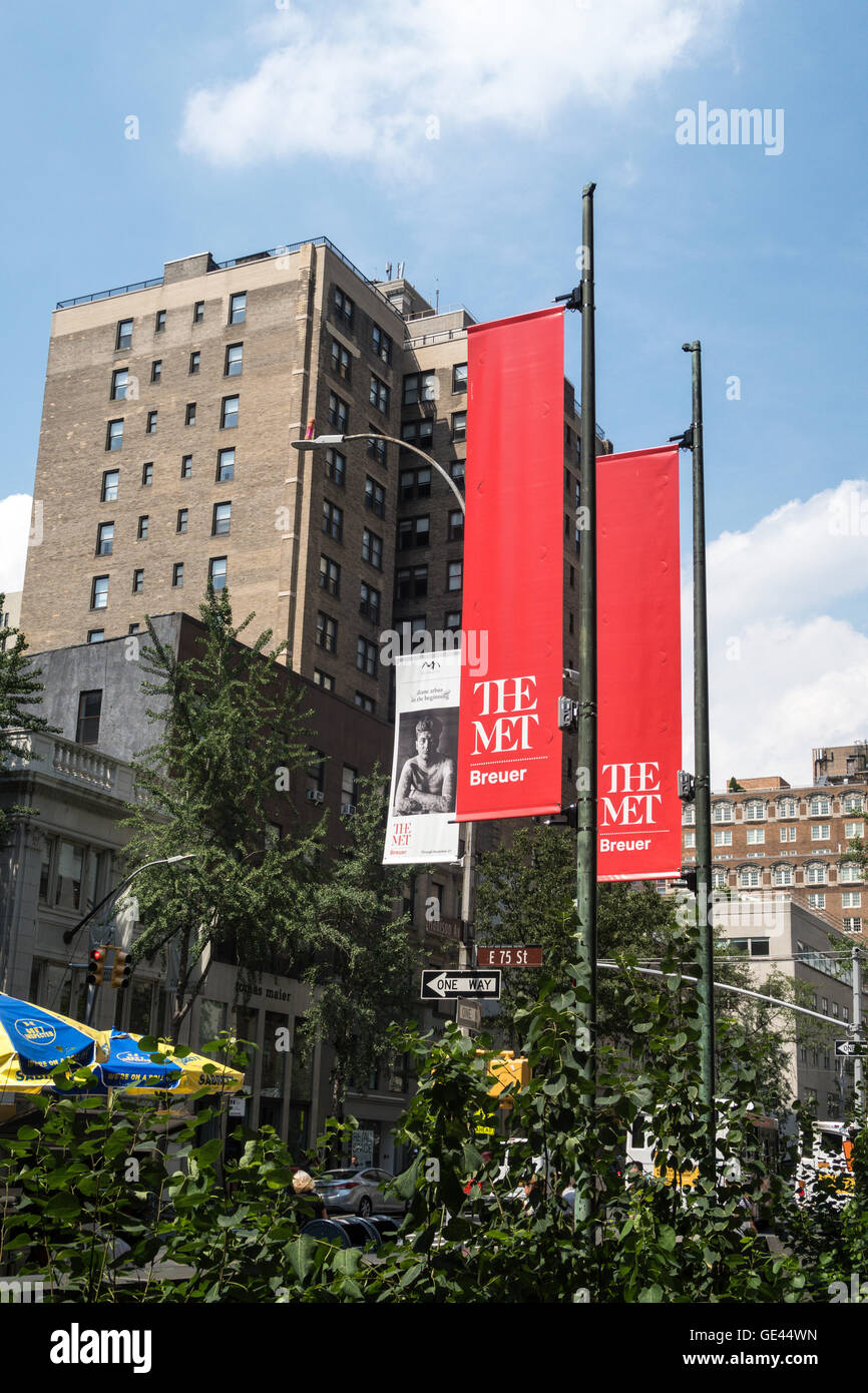 The met museum signage hi-res stock photography and images - Alamy